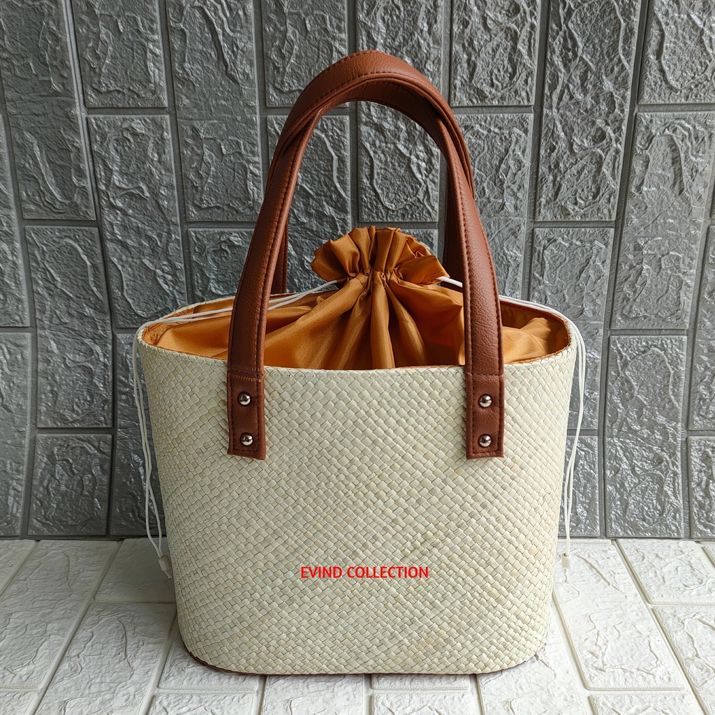Jual Tas Parcel Anyaman Pandan Tali Kulit Sintetis Ukuran S Model Oval ...