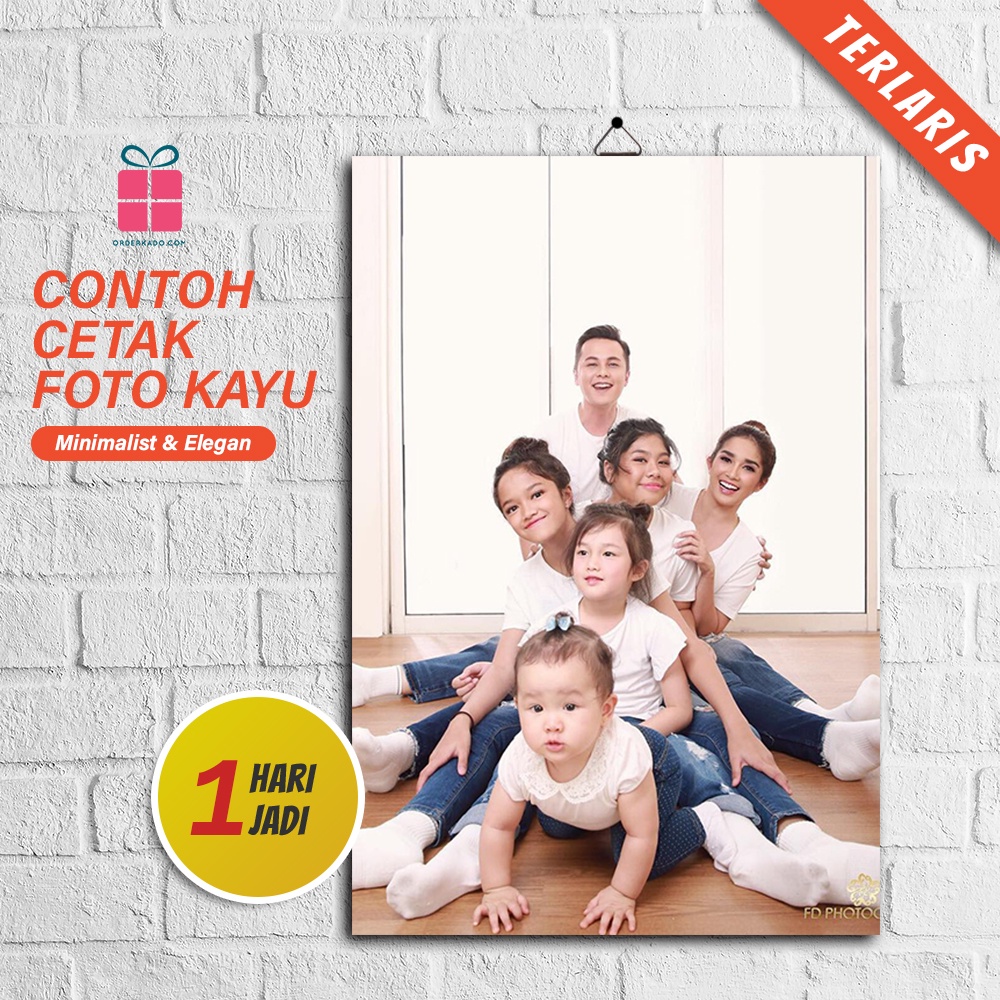 Jual Cetak Foto Happy Family Bingkai Media Kayu Custom - Print Foto ...