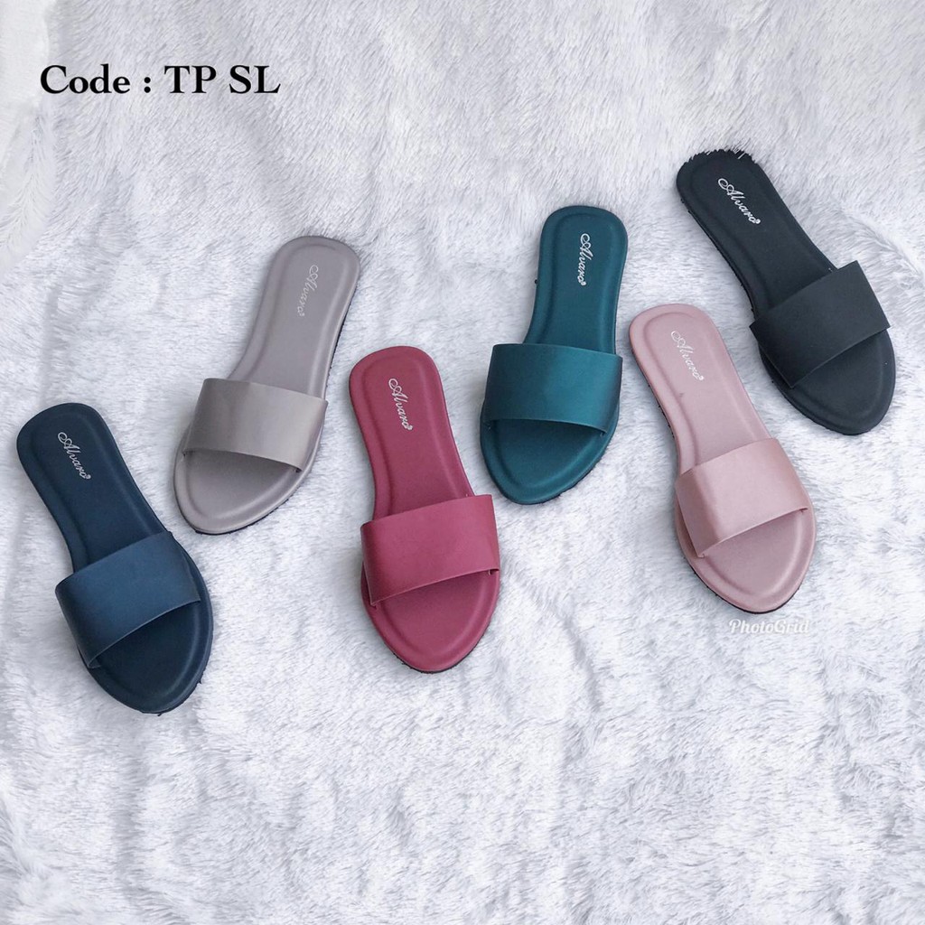 Jual Sandal Spon Slip On Teplek // Flat Sandals // Malo Shop | Shopee ...