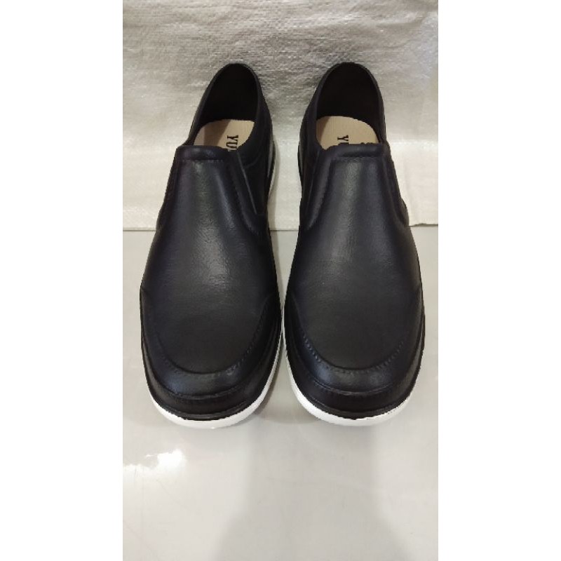 Jual Sepatu Karet Yumeida SP-7091 L - Sepatu Karet Pria - Panthopel ...