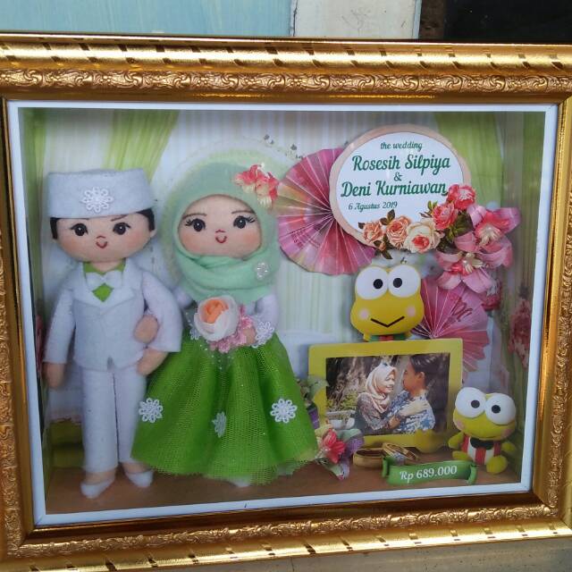 Jual Boneka Mahar Pernikahan Tema Keropi Pigura 3D uk. 20x25 cm ...