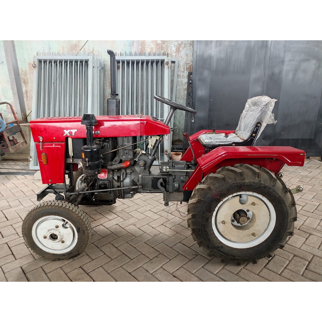 Jual Traktor Roda 4 XT180 18 HP 2WD | Shopee Indonesia