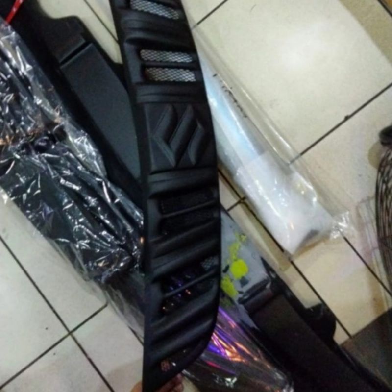 Jual grill suzuki sx4 x over apollo prado logo s | Shopee Indonesia