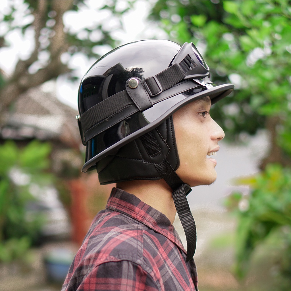 Jual Helm retro millenial RETRO HITAM GLOSY kombinasi Kacamata/helm ...