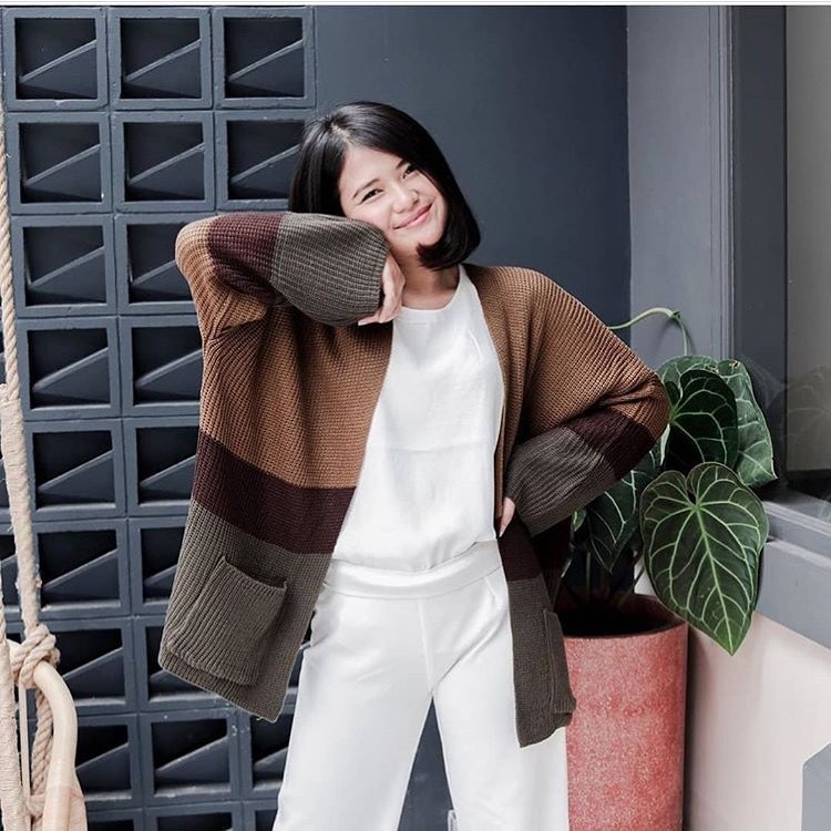 Jual Cardigan Rajut Tebal Oversized Motif Strip Magra all size fit to XXL | Shopee Indonesia