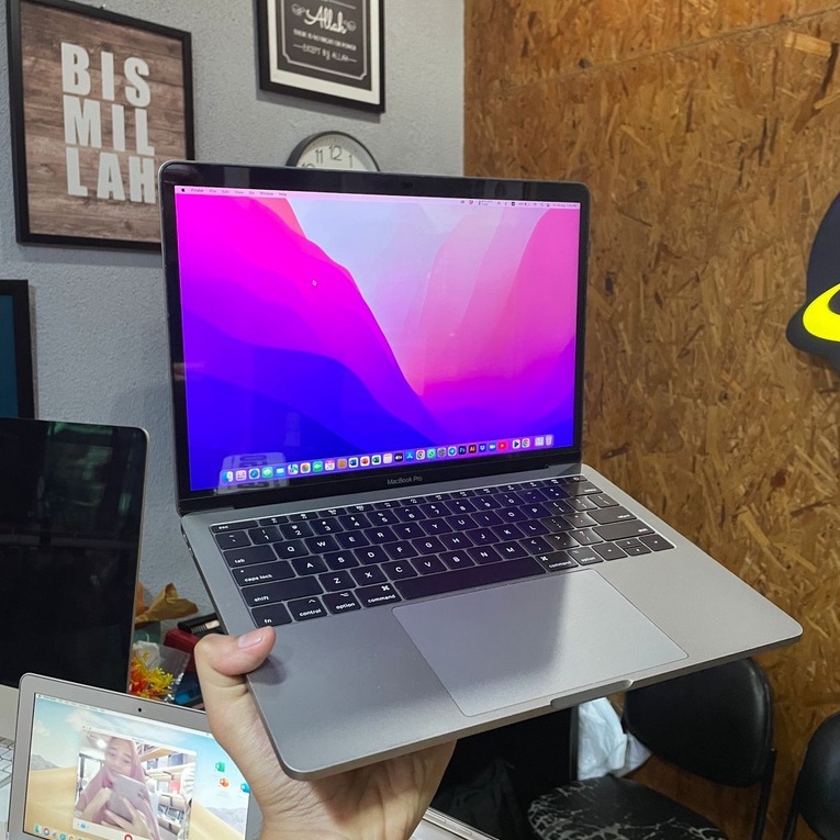 Jual Macbook PRO 2017 RETINA FULLSET Core i5 8GB 256GB Space Gray ...