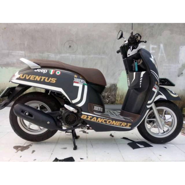 Jual Decal sticker Honda Scoopy tema bola Juventus full custom | Shopee ...