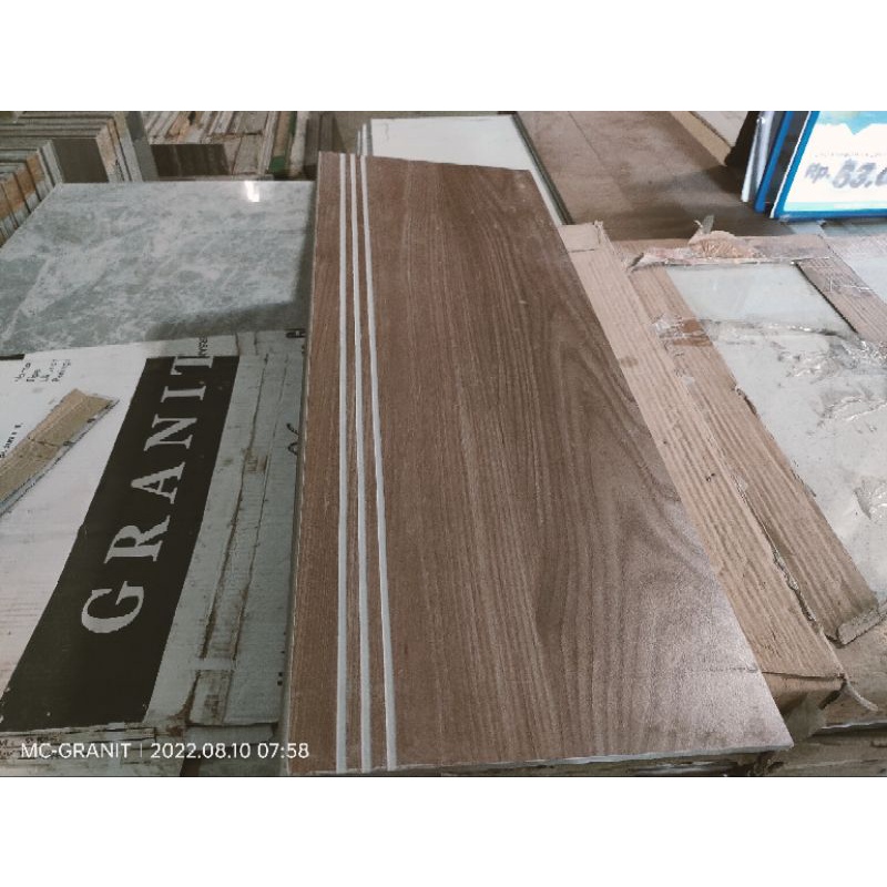 Jual Granit Anak Tangga Motif kayu brown 30x100+20x100 /Tersedia Riques Ukuran/Warna | Shopee ...