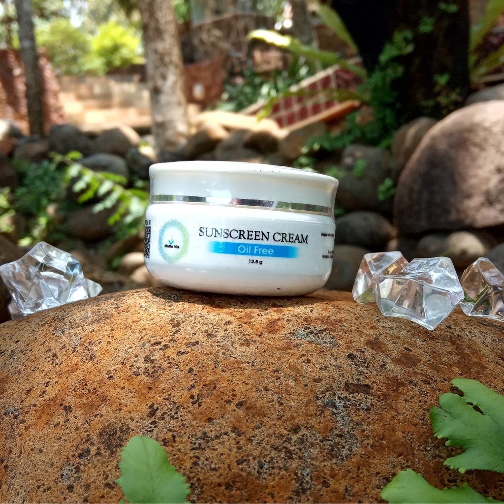 Jual Sunscreen Cream Oil Free putih (Stok ready Pre-Order hanya ...