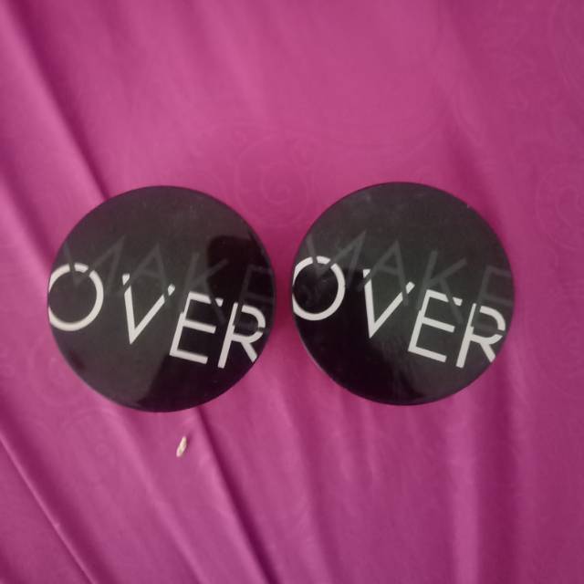 Jual PRELOVED MakeOver Silky Smooth Translucent Powder 03 CAMPAGNE & 02 ...