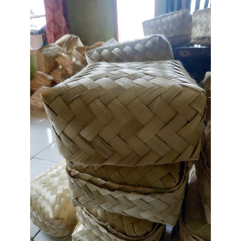 Jual Besek bambu 15x15/besek nasi/besek daging/besek murah/pipiti/wadah ...