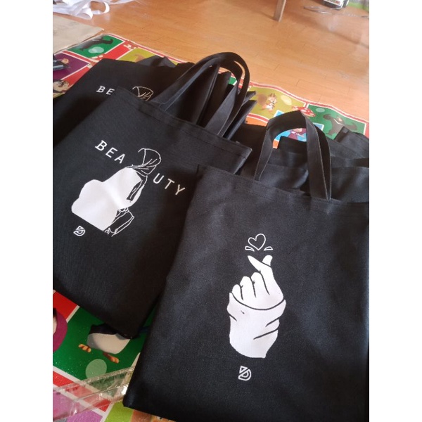 Jual tote bag hitam kanvas 25x35/goodiebag sablon murah | Shopee Indonesia