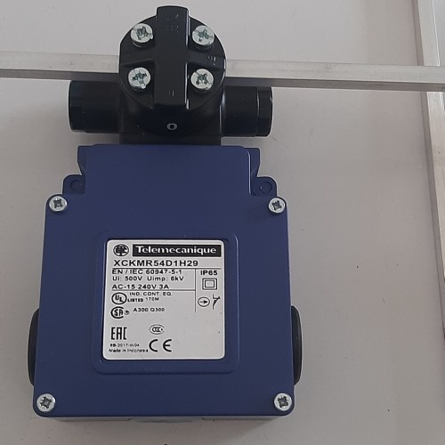 Jual PERTUKANGAN OTOMASI INDUSTRIAL LIMIT SWITCH SILANG TELEMECANIQUE ...