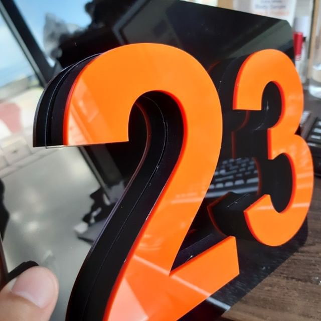 Jual LETER HURUF SPON HURUF TIMBUL AKRILIK 6000 PER CM | Shopee Indonesia