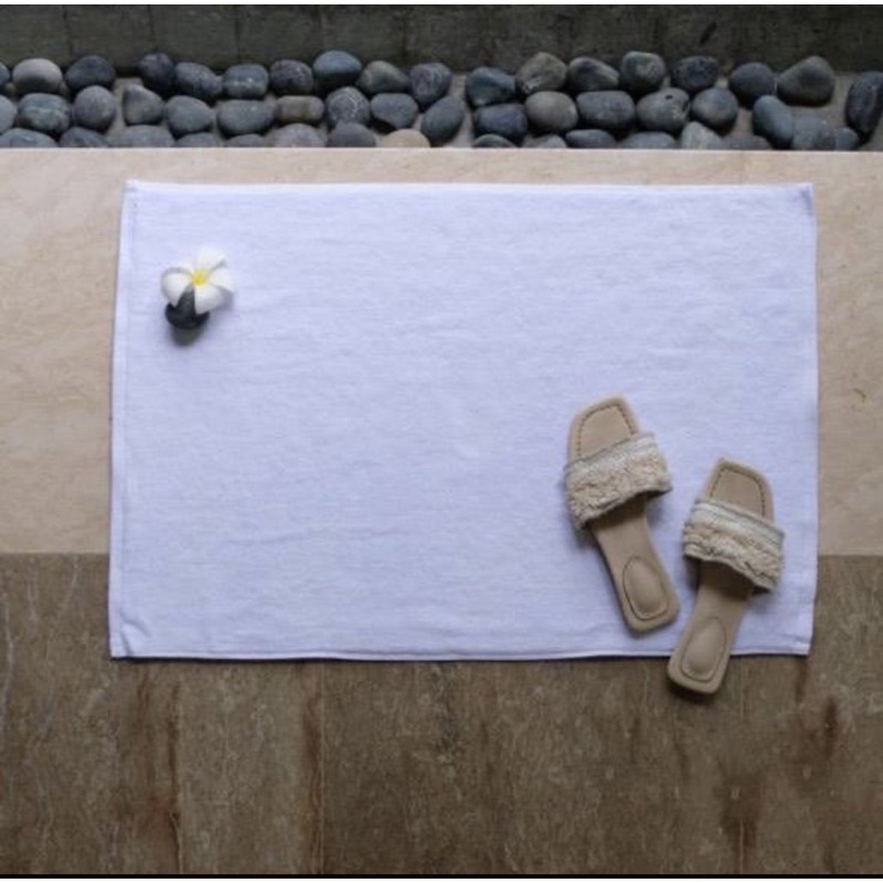 Jual keset kaki handuk putih hotel 50x75 tebal serap | Shopee Indonesia