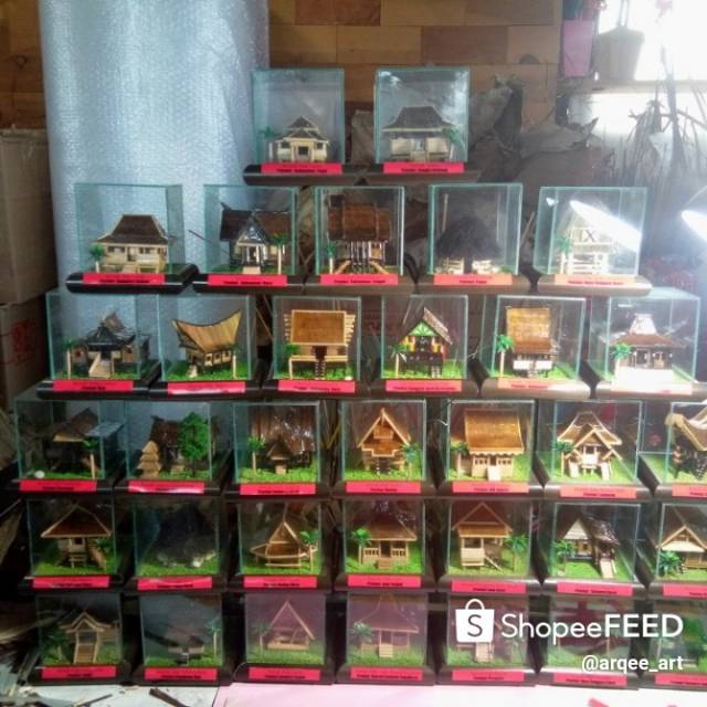Jual Miniatur Rumah Adat ( + kotak akrilik UK 8x8x8cm ) | Shopee Indonesia