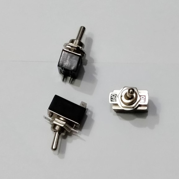 Jual SAKLAR TOGGLE ON/OFF KAKI 2 (DIMENSI 2,5X1,1X3,6 CM) | Shopee ...