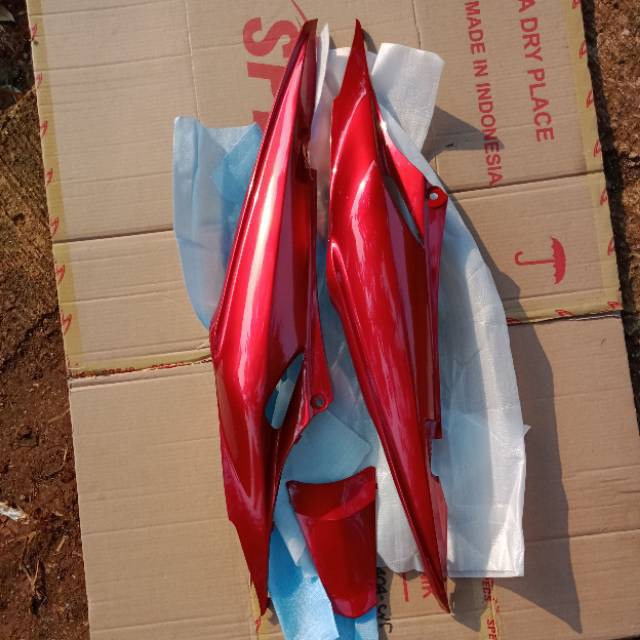 Jual Cover body samping Honda revo lama generasi pertama warna merah ...