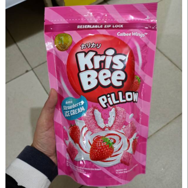 Jual KRIS BEE PILLOW RASA STRAWBERRY ICE CREAM 120g (Wafer, Cemilan ...