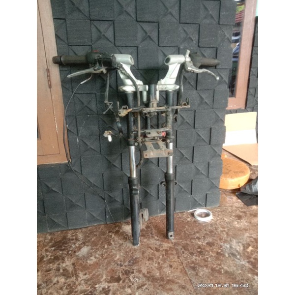 Jual shock depan bajaj pulsar 135 full set cakram stang pnp costume ...