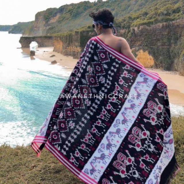 Jual KAIN TENUN IKAT ETHNIC TRADISIONAL MERAH TORAJA ROTE MAUMERE SUMBA ...