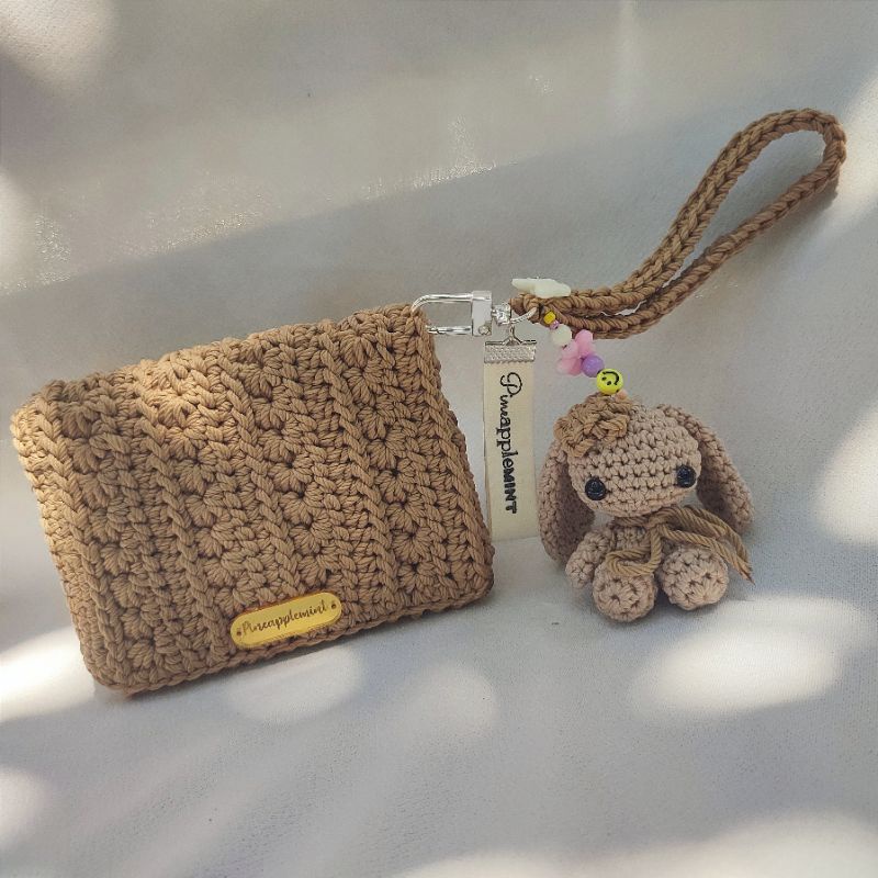 Jual dompet rajut dengan boneka kelinci rajut (crochet wallet bunny ...