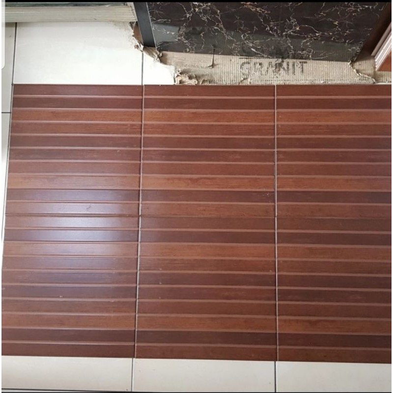 Jual keramik kursi kayu atena spain wood 40x40 | Shopee Indonesia