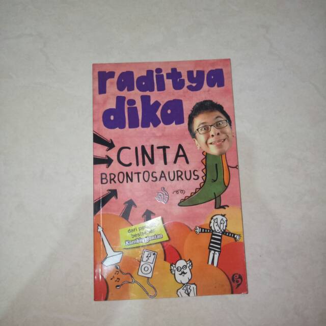 Jual BUKU RADITYA DIKA - Cinta Brontosaurus (PRELOVED) | Shopee Indonesia