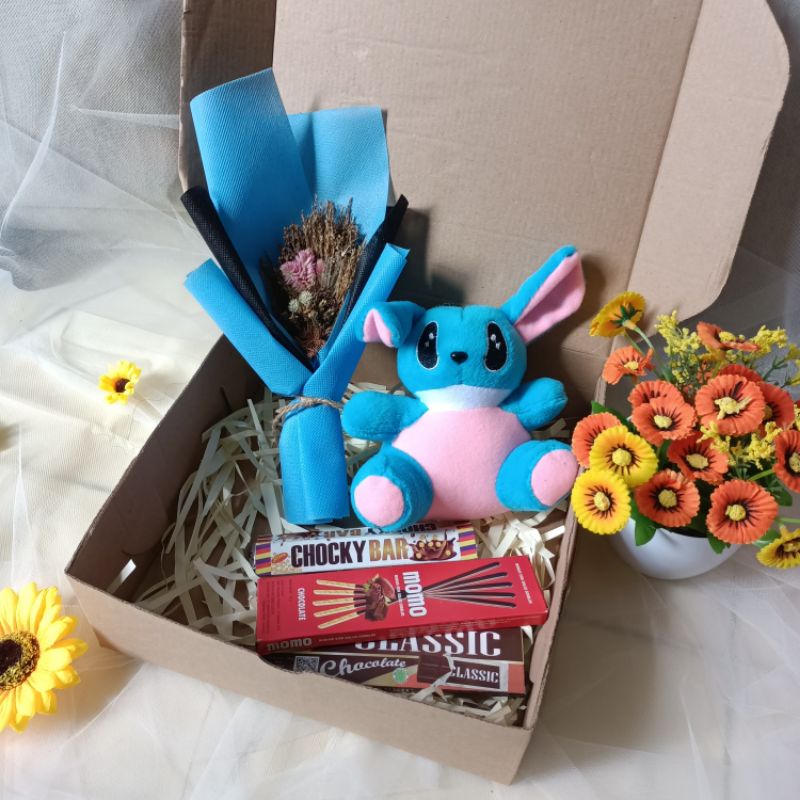 Jual Hamper boneka buket bunga mini snack cemilan hadiah ulang tahun ...