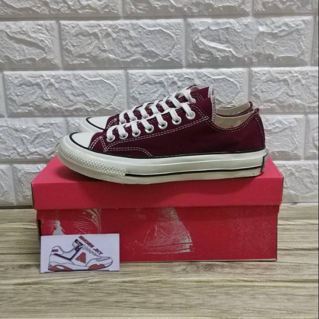 Jual CONVERSE CHUCK TAYLOR LOW MAROON | Shopee Indonesia