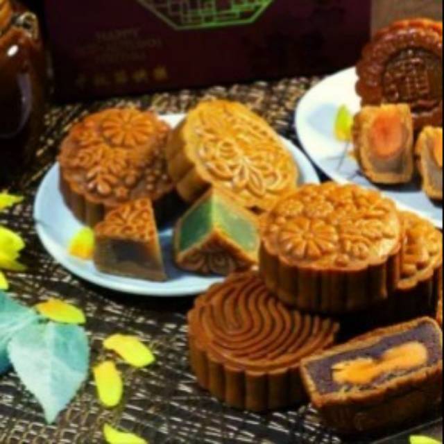 Jual MOONCAKE/KUE BULAN LOTUS ISI TELUR HALAL | Shopee Indonesia