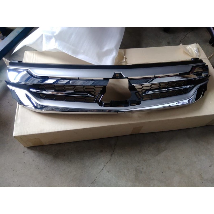 Jual GRILLE RADIATOR MITSUBISHI PAJERO 2016 - 2019 7450A960 | Shopee ...