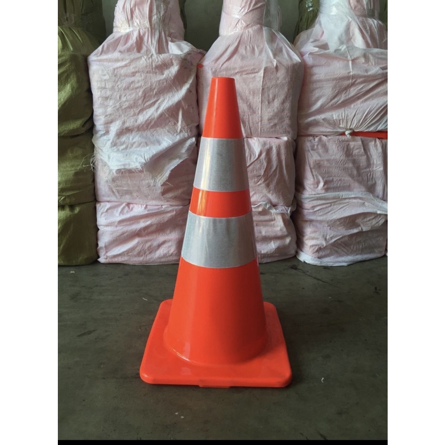 Jual Traffic Cone PVC Cone 70 cm Safety Cone PVC 70 cm Kerucut jalan ...