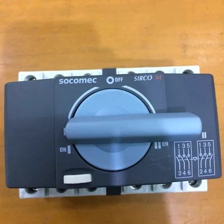 Jual PERTUKANGAN PERLENGKAPAN LISTRIK COS / CHANGE OVER SWITCH / OHM SAKLAR SOCOMEC SIRCO 3P 40A ...