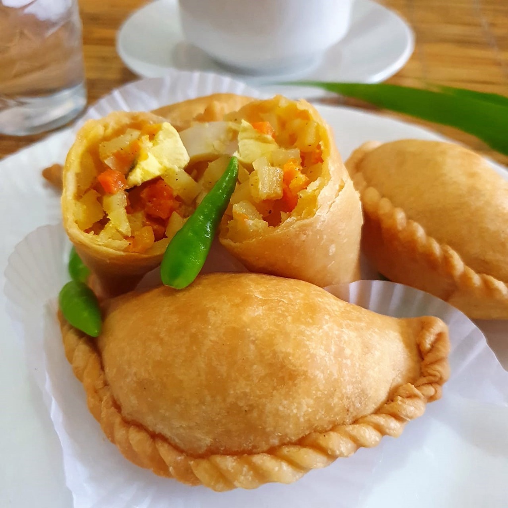 Jual Pastel 15 pcs/ Kue tradisional / jajanan pasar / Bj Food Cake ...