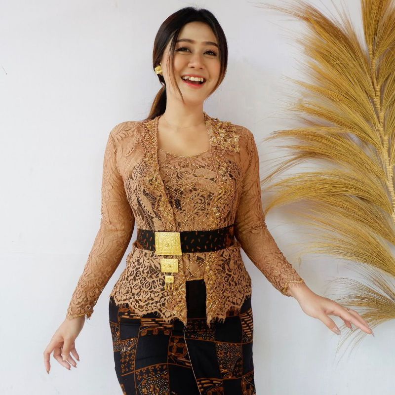 Jual Kebaya Jadi Brokat Payet / Kebaya Payet Mewah / Kebaya Brokat ...