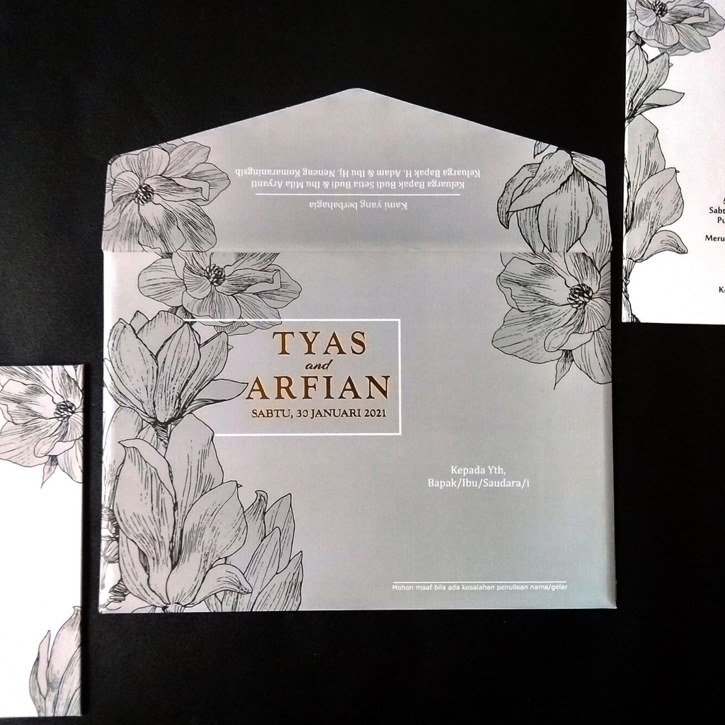 Jual Undangan Pernikahan Hardcover Silver (Sample) 14x20 | Shopee Indonesia