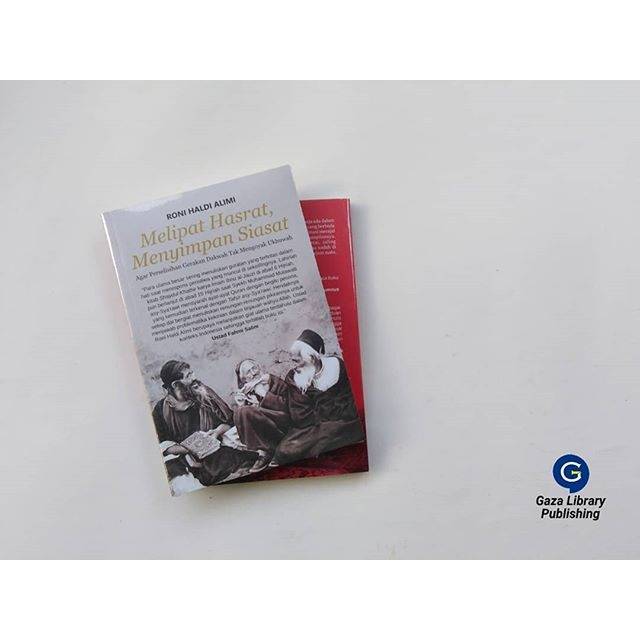 Jual Melipat Hasrat Menyimpan Siasat - Roni Haldi Alimi | Shopee Indonesia