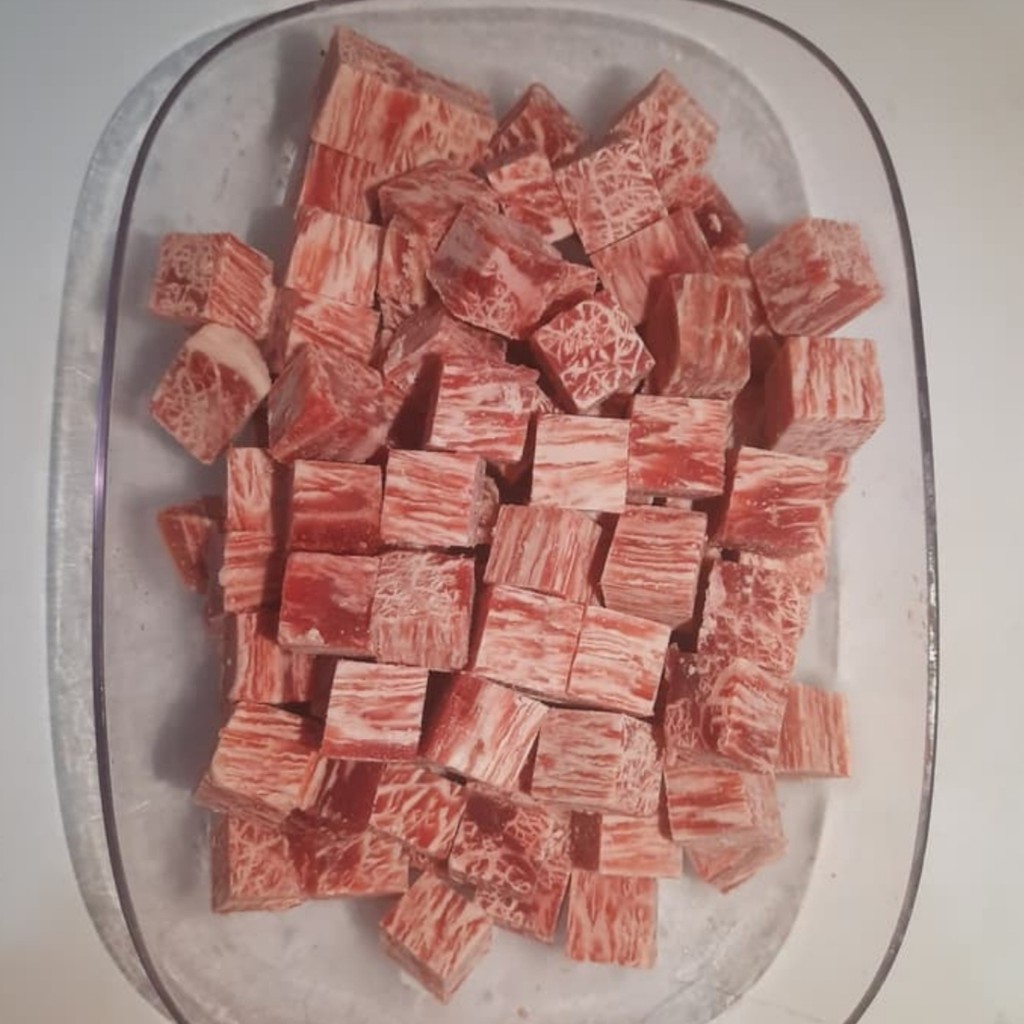 Jual Saikoro BEEF Meltique - Daging Sapi Cubic 500 gr ( Parung Panjang ...