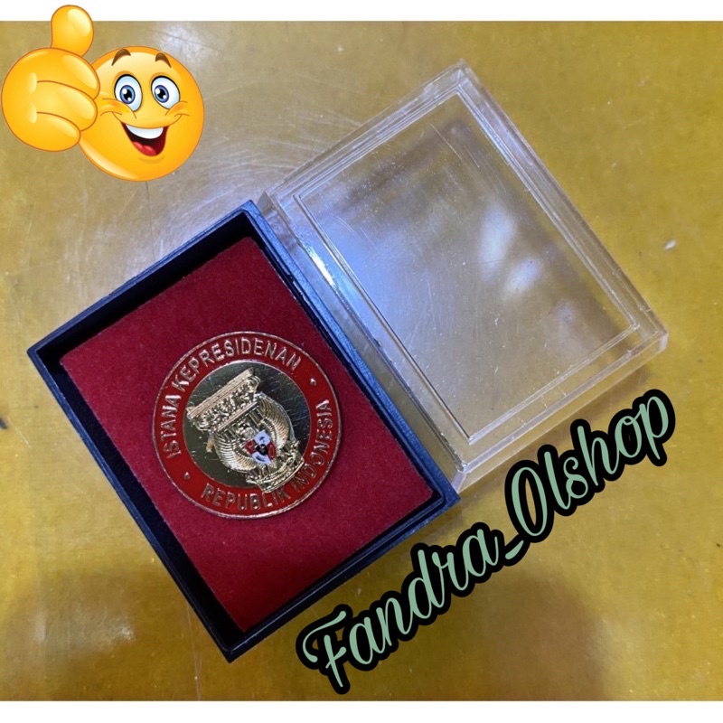 Jual PIN ISTANA PRESIDEN BULAT HITAM / PIN ISTANA PRESIDEN BULAT MERAH ...