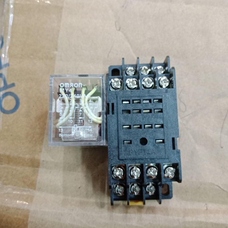 Jual relay MY4 220VAC omron + socket | Shopee Indonesia