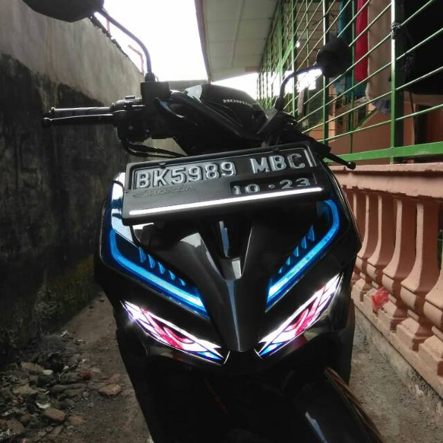 Jual Paket komplit stiker mata dan sticker alis vario 125/150 all new ...