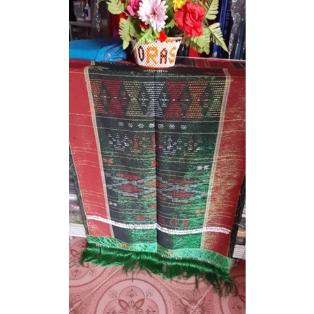 Jual ULOS SADUM ULOS LIMITED EDITION KAIN ETNIK BATAK TOBA ULOS MERAH HIJAU | Shopee Indonesia