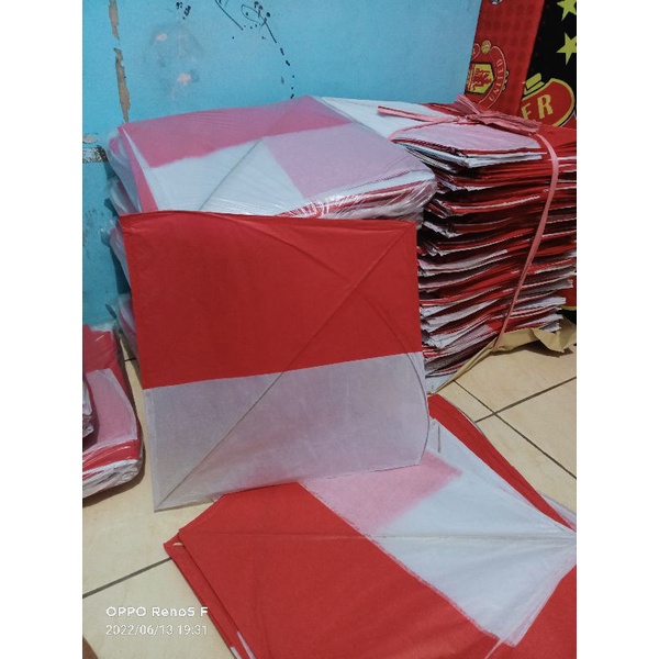 Jual isi 50pcs layangan Sukoy merah putih bendera Indonesia asli Jawa ...