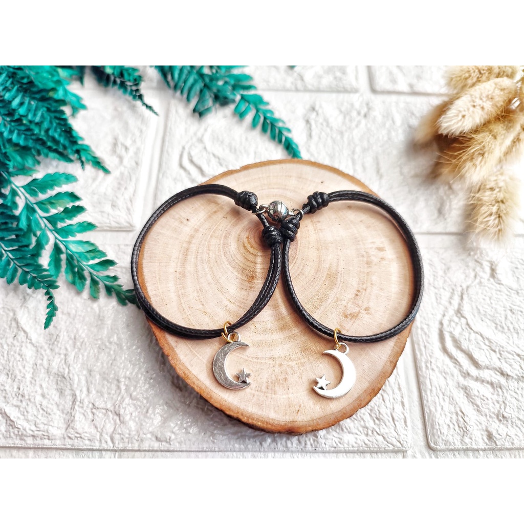 Jual Gelang Tali Korea Model Bulan - Bintang | Gelang Magnet Liontin ...