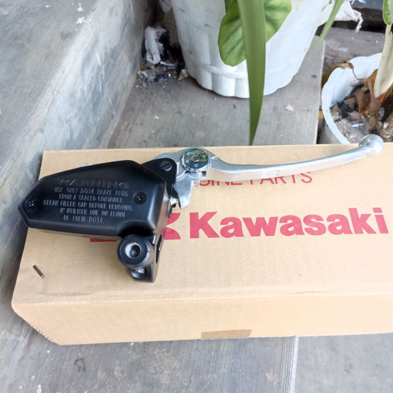 Jual MASTER REM ER6 ORIGINAL KAWASAKI HANDLE KOPLING ZX900 ORIGINAL KAWASAKI KALIPER BREMBO M432 ...