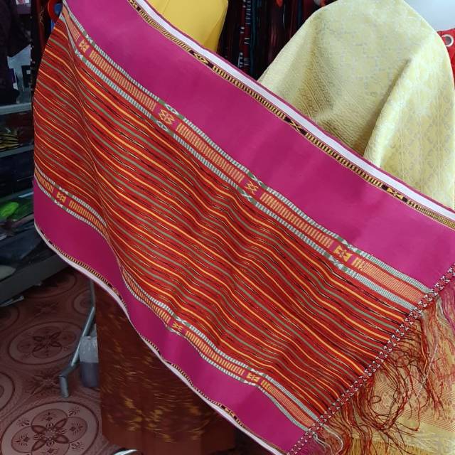 Jual ULOS MANGIRING ULOS PAROMPA Ulos bintang maratur Ulos batak Ulos TENUN mangiring adat batak ...
