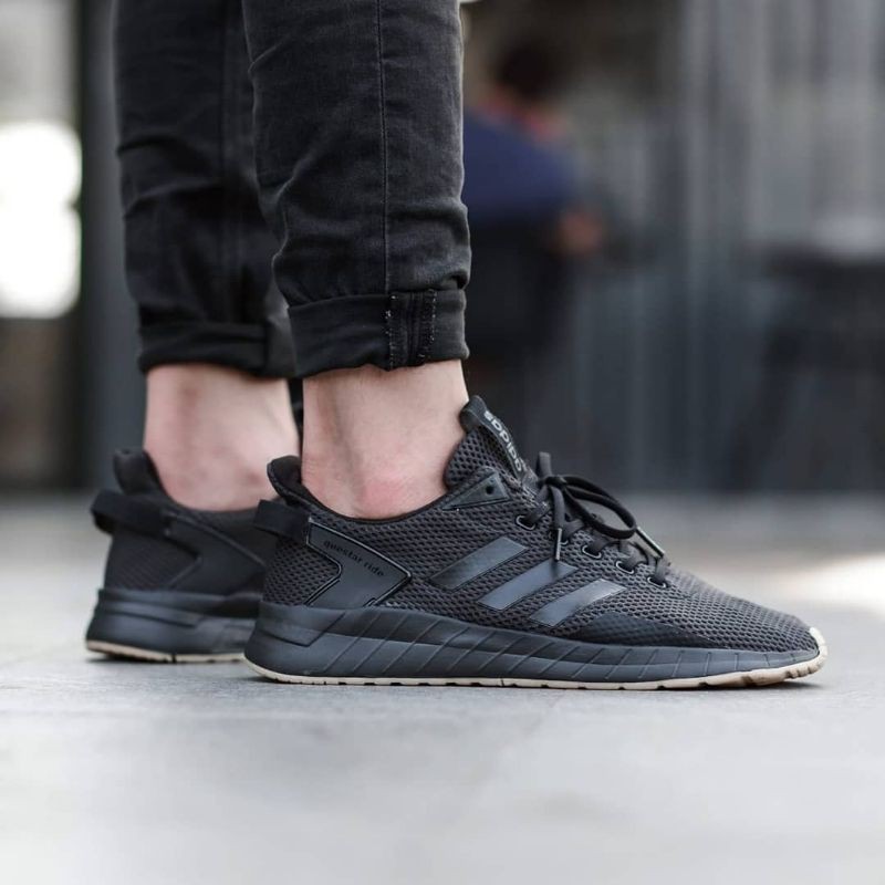 Jual ADIDAS QUESTAR RIDE FULL BLACK SOL GUM | Shopee Indonesia