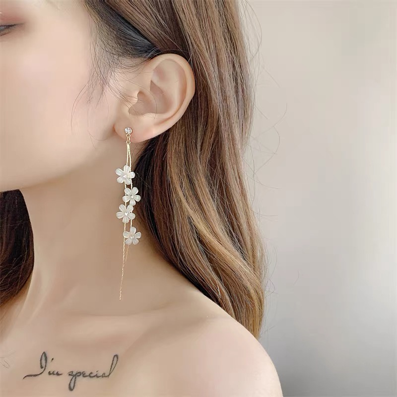 Jual sayishop Anting Gantung Panjang Model Bunga Dengan Rumbai Kristal ...