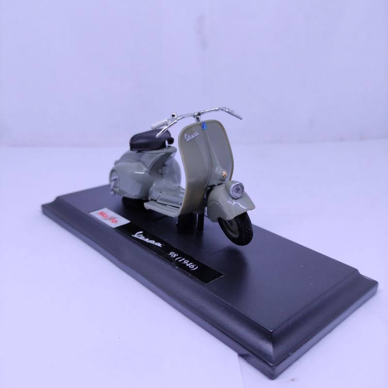 Jual Diecast Miniatur Motor Vespa Klasik 98 (1946) Maisto 1:18 Mainan ...